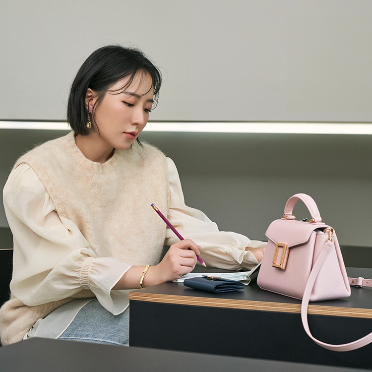 심플의 페르소나, 1064 STUDIO 디자이너 노소담