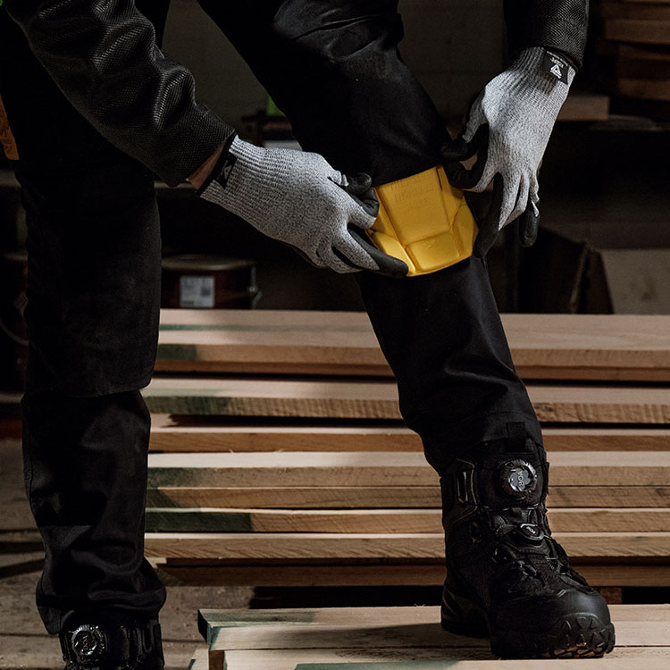 KNEE-PADS SYSTEM, PANTS