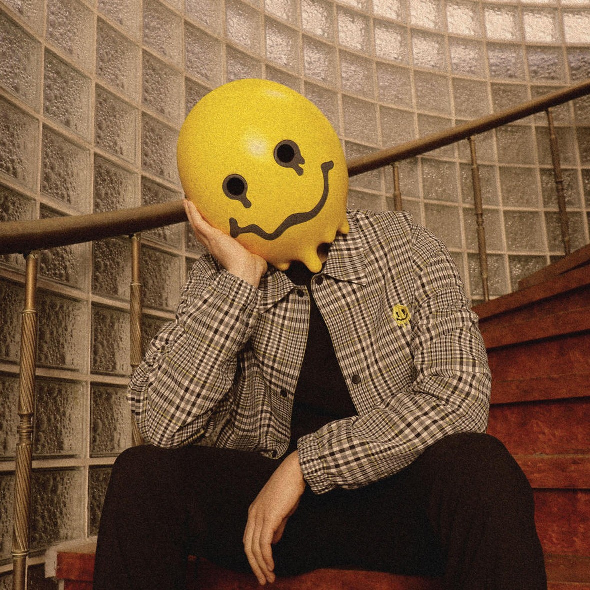 커스텀멜로우, 온라인 주력 컬렉션 ‘새드스마일(SAD SMILE)’ 론칭 : 보도자료 │ News Room